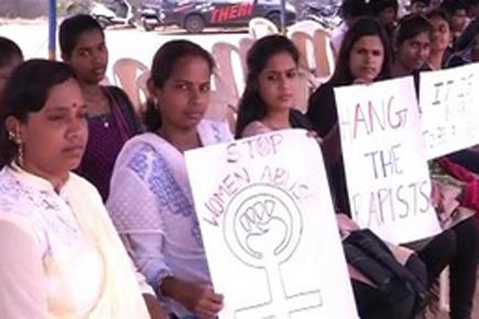 Chennai makes human chain demanding justice for Jisha