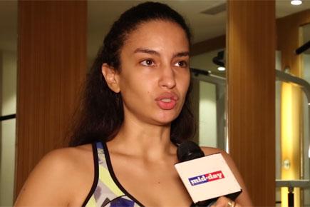 mid-day exclusive:Elena Fernandes shows easy ways to a sexy body