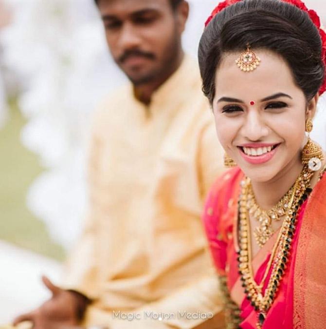 Sanju Samson steals romantic moments with wife Charulatha