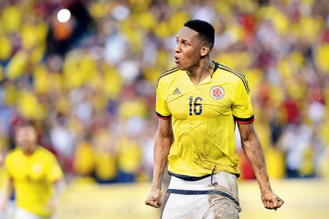 Barcelona sign Colombian centre-back Yerry Mina