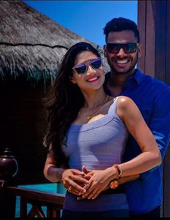 Manoj Tiwary and his wife Susmita Roy share a sizzling chemistry
