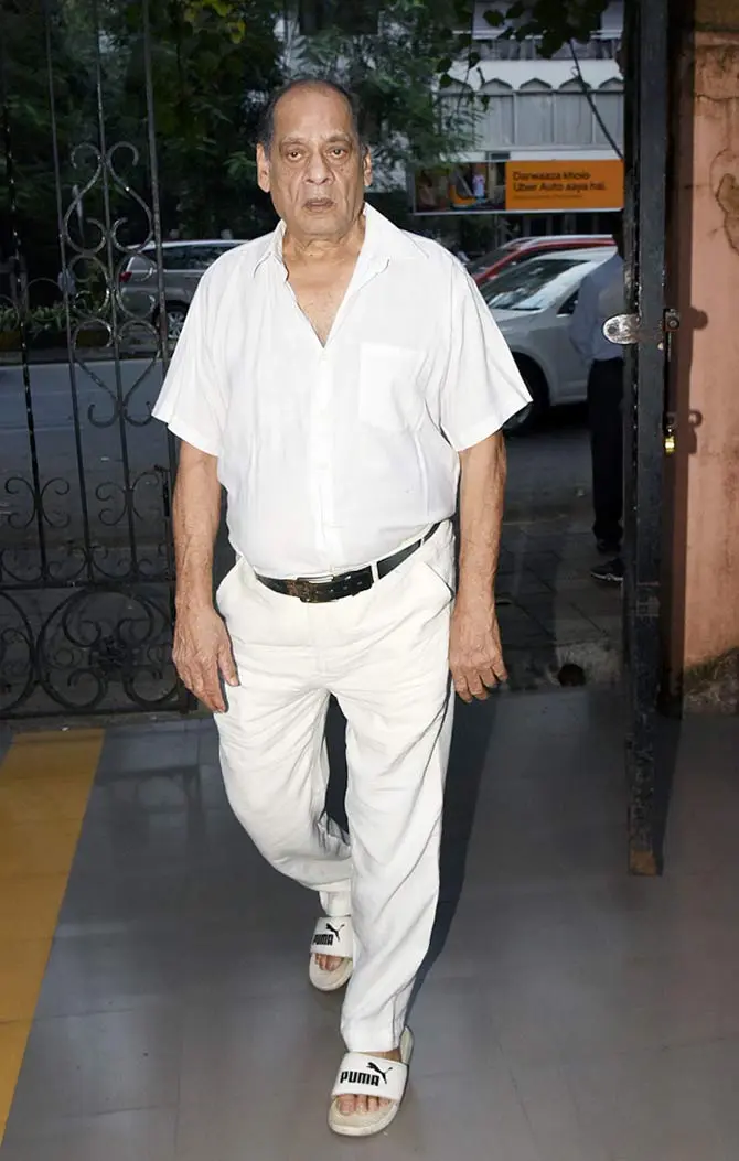 Bollywood celebs at Moushumi Chatterjee’s daughter’s last rites