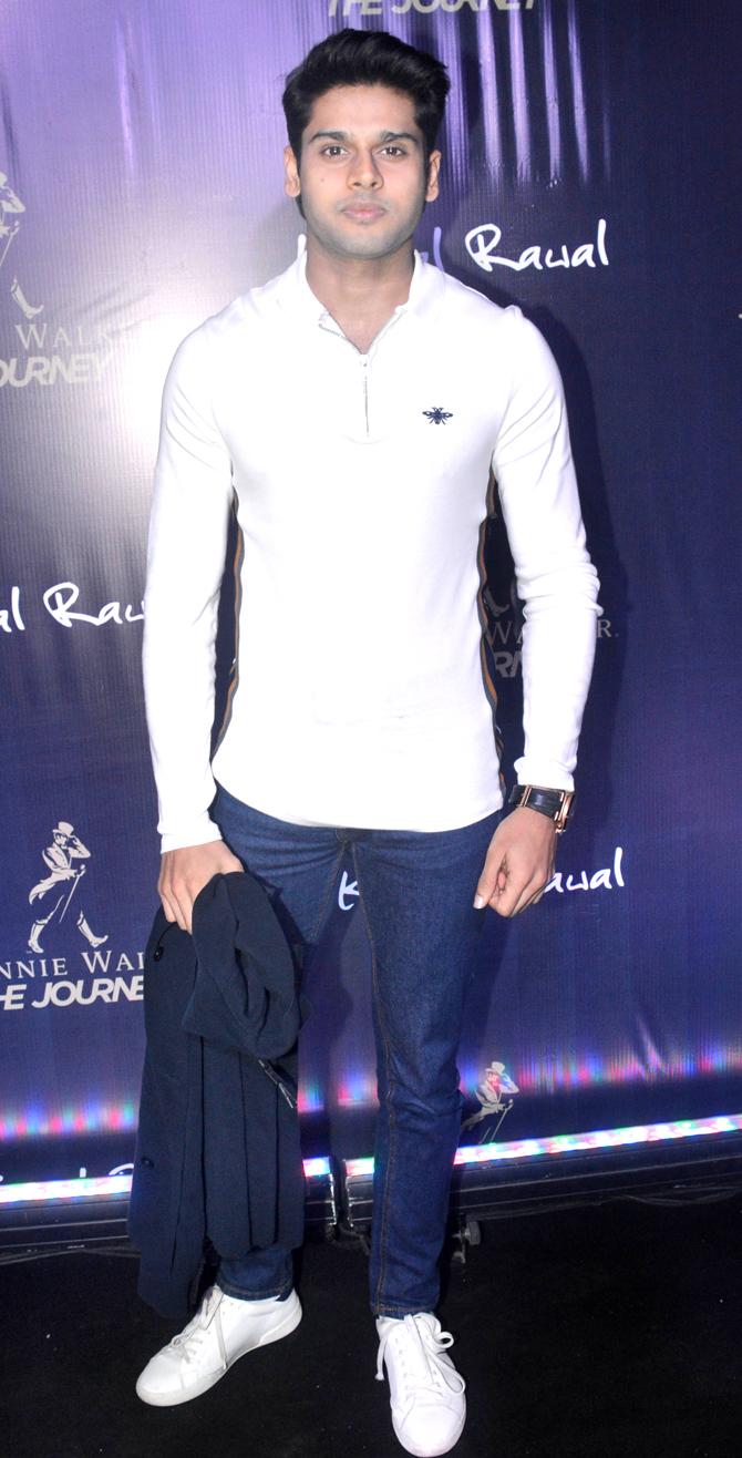 Bhagyashree's son Abhimanyu Dasani looked handsome at Kunal Rawal's store launch, in a white tee ...