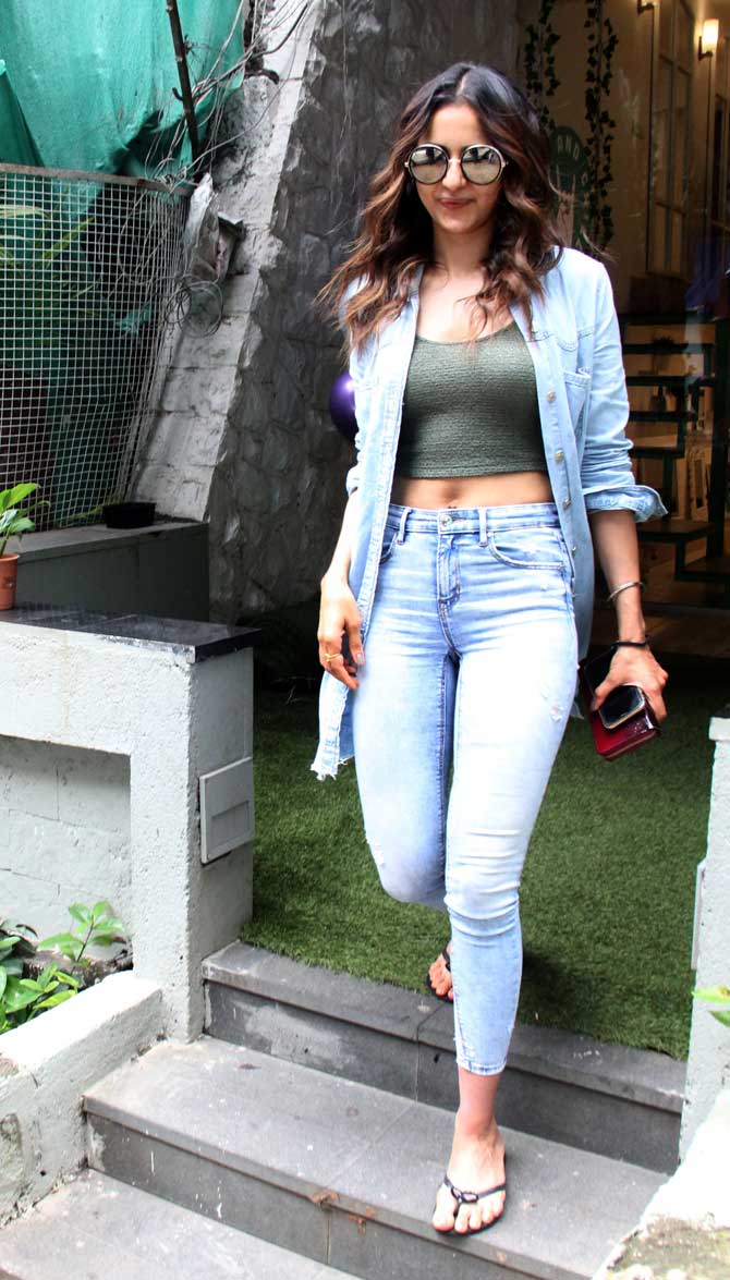 Emraan Hashmi with son Ayaan, Aditi Rao, Rakul Preet spotted in Bandra