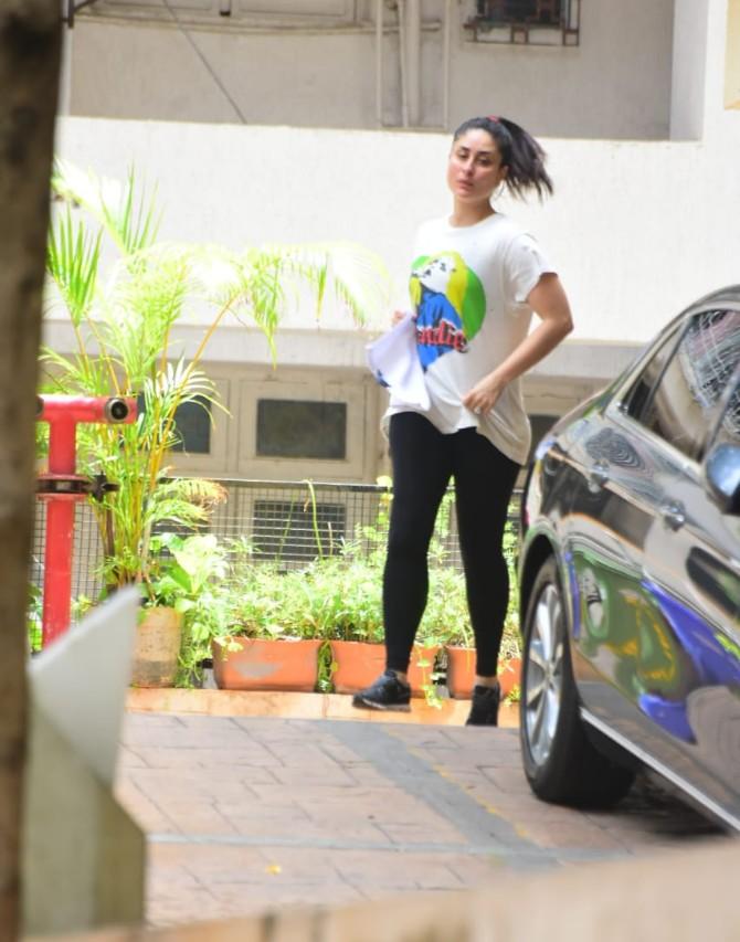 Kareena Kapoor spotted jogging outside her residence in Bandra
