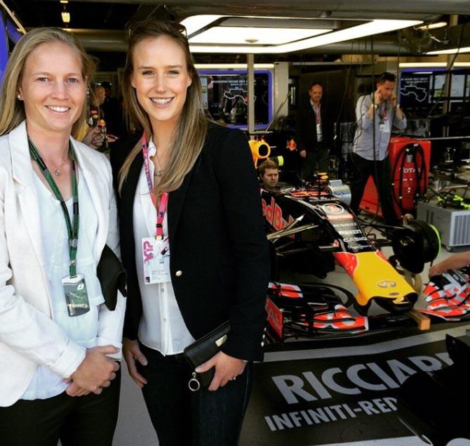 Aussie cricketer Meg Lanning loves to have a blast with her girl gang!