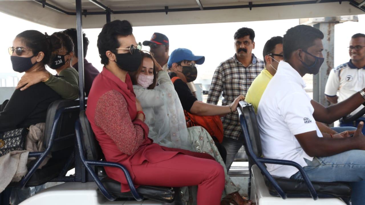 Varun Dhawan-Natasha Dalal travel back to Mumbai on boat: Spotted at ...