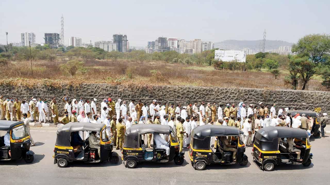 Auto, cab drivers in Mumbai want meter recalibration deadline extended