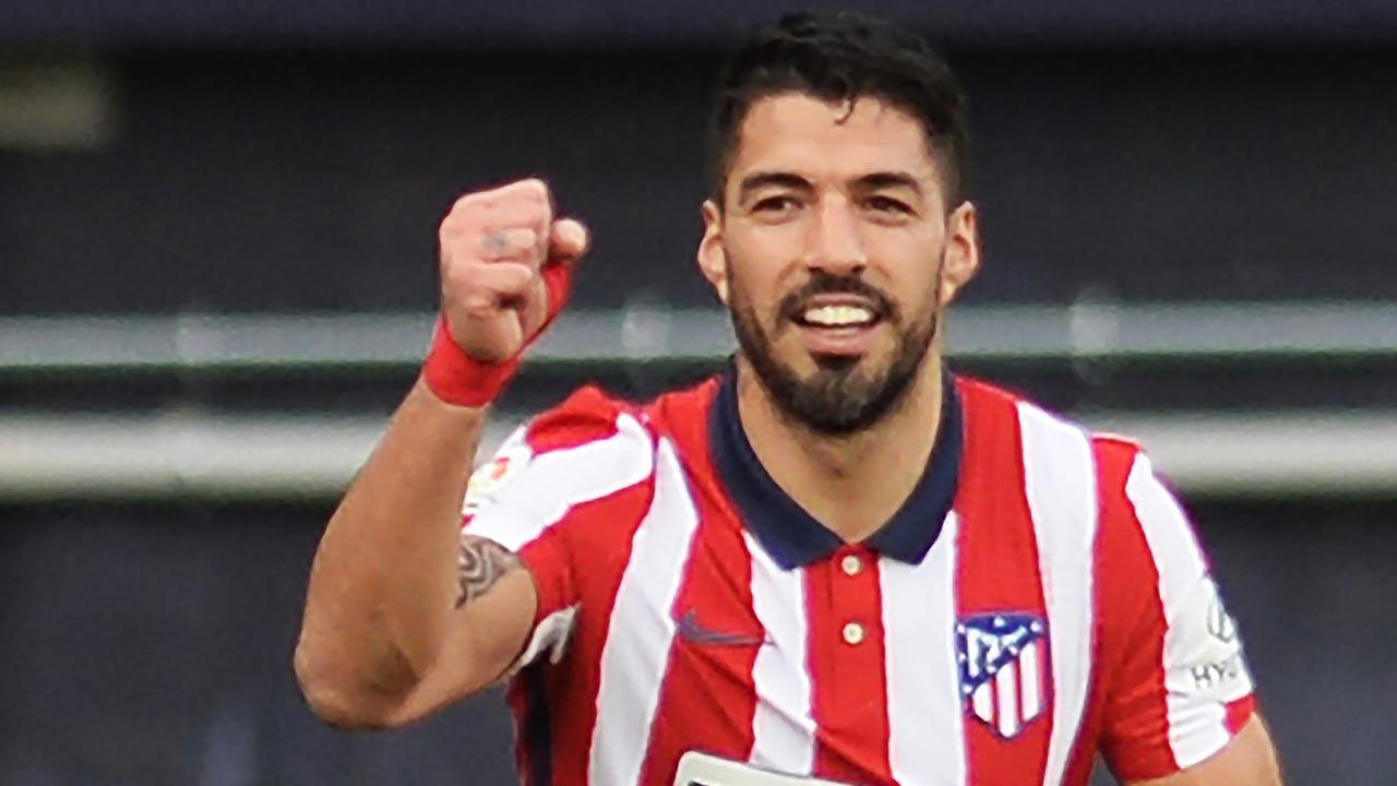 La Liga: Luis Suarez scores 500th career goal in victory over Alaves