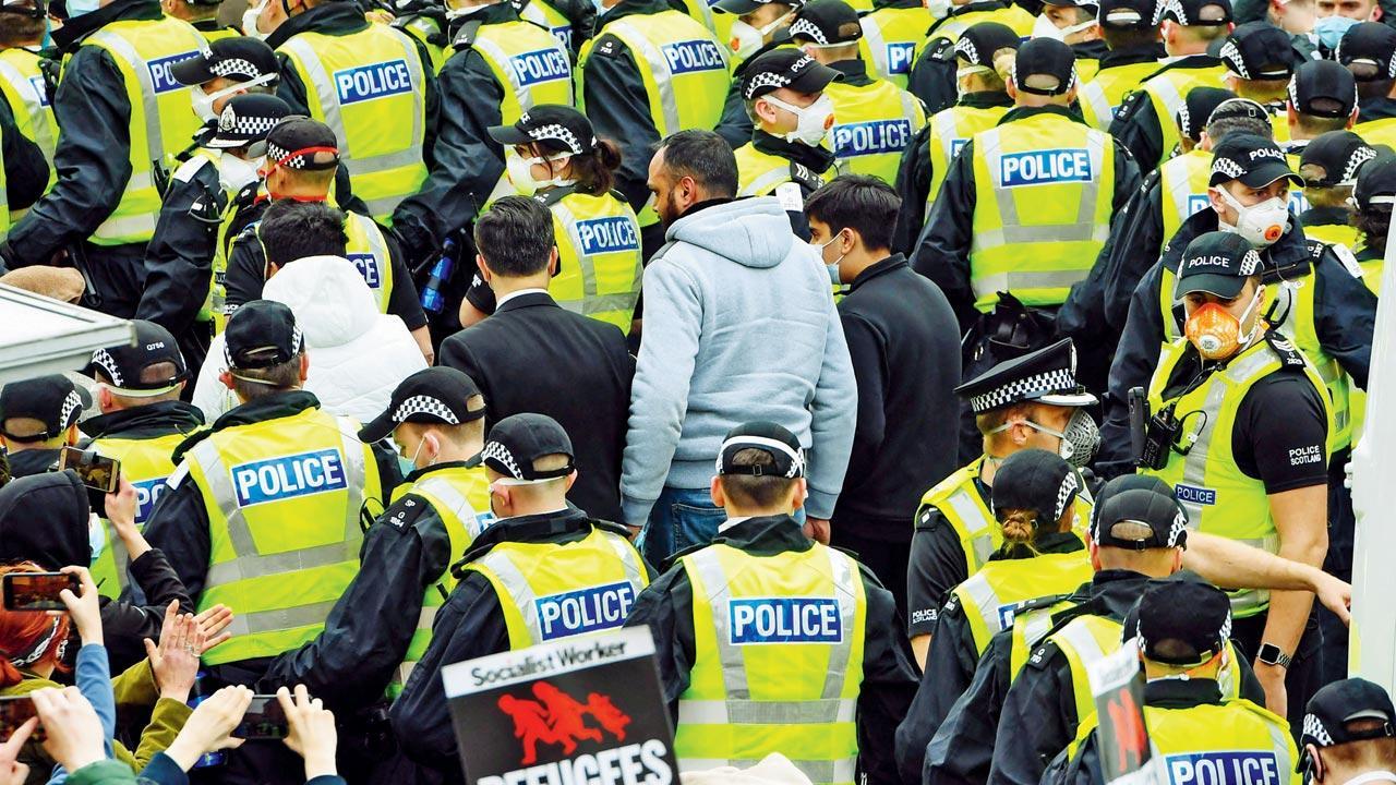 Indians freed from detention in Scotland after 8-hr protest Indians freed from detention in Scotland after 8-hr protest