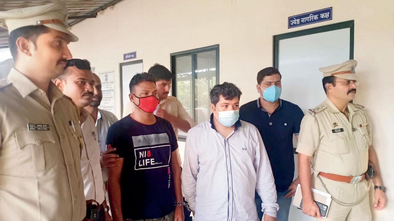 Mumbai Crime Two Nabbed In Gang Robbery Racket