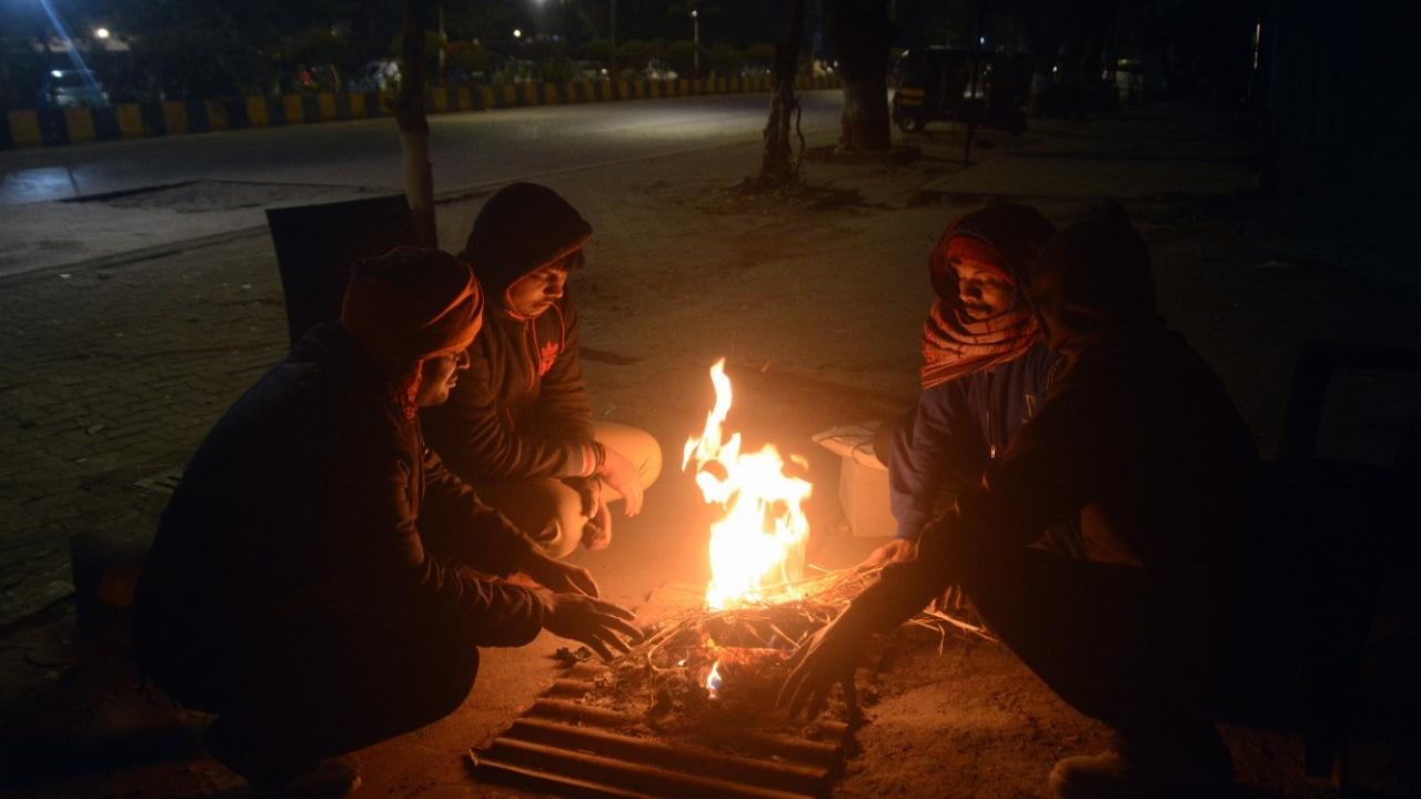 IN PHOTOS: Mumbaikars wake up to a feeling of cold
