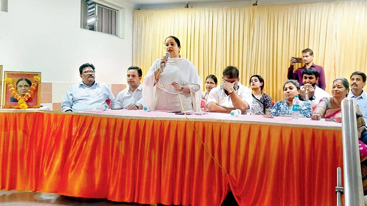 Mumbai: Shiv Sena, BJP start unofficial campaign