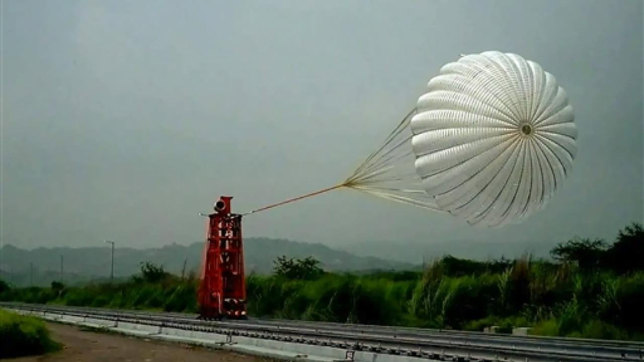 Gaganyaan Mission: ISRO conducts drogue parachute deployment tests Gaganyaan Mission: ISRO conducts drogue parachute deployment tests