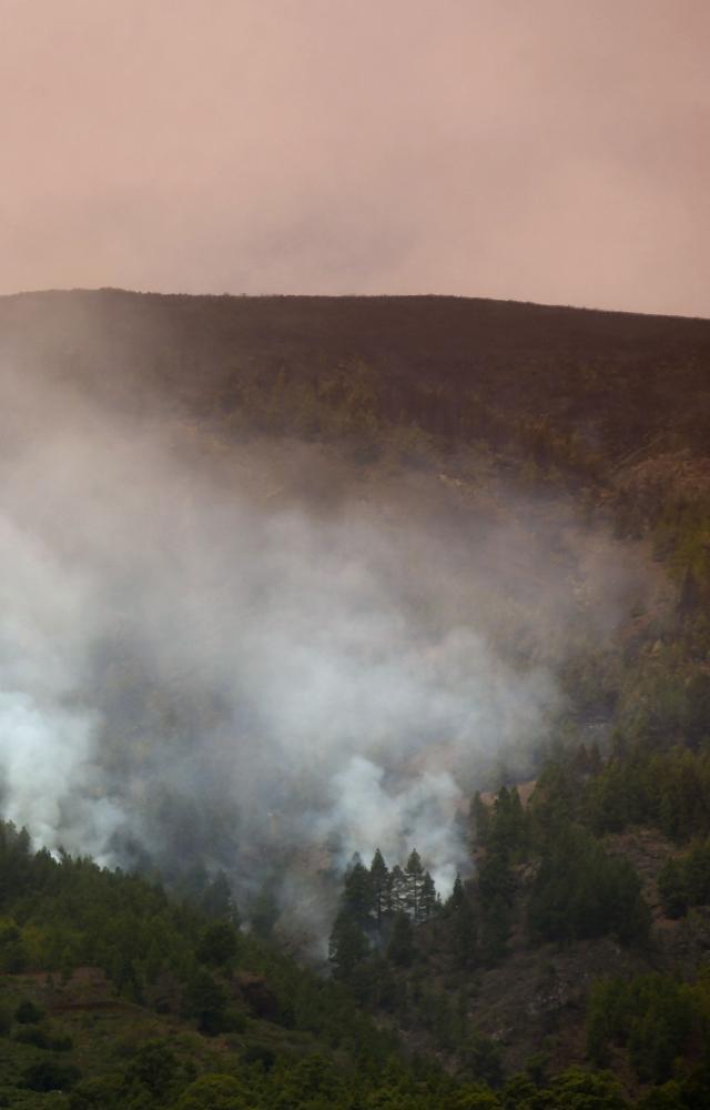 Wildfire in Spain`s tourist island