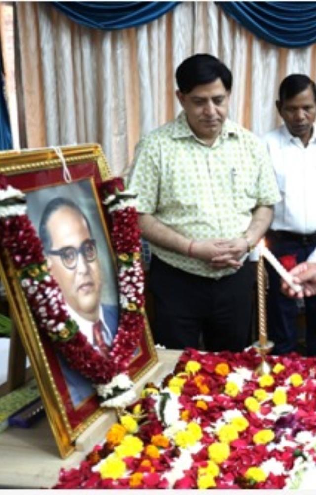 Western Railway marks Mahaparinirvan Din in Mumbai