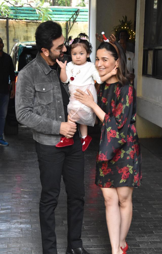 Ranbir Kapoor, Alia Bhatt reveal daughter Raha`s face