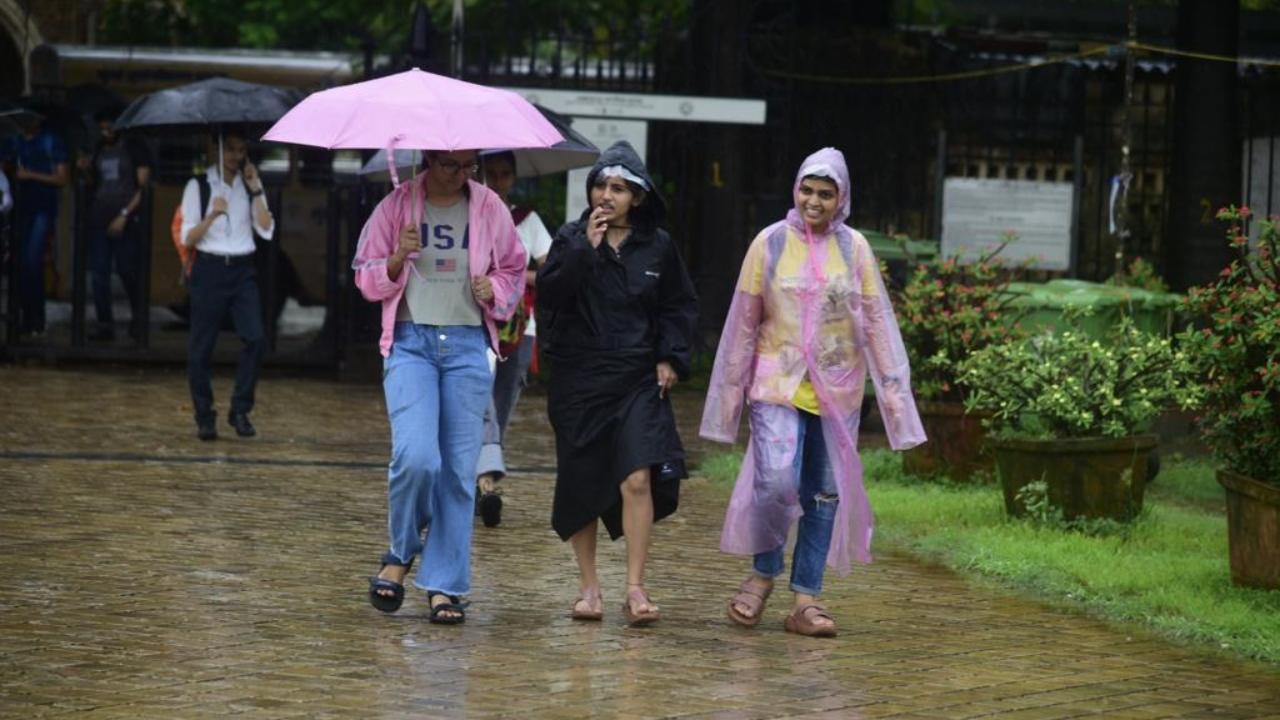 In Photos Heavy Rains Lash Mumbai After Week Long Lull