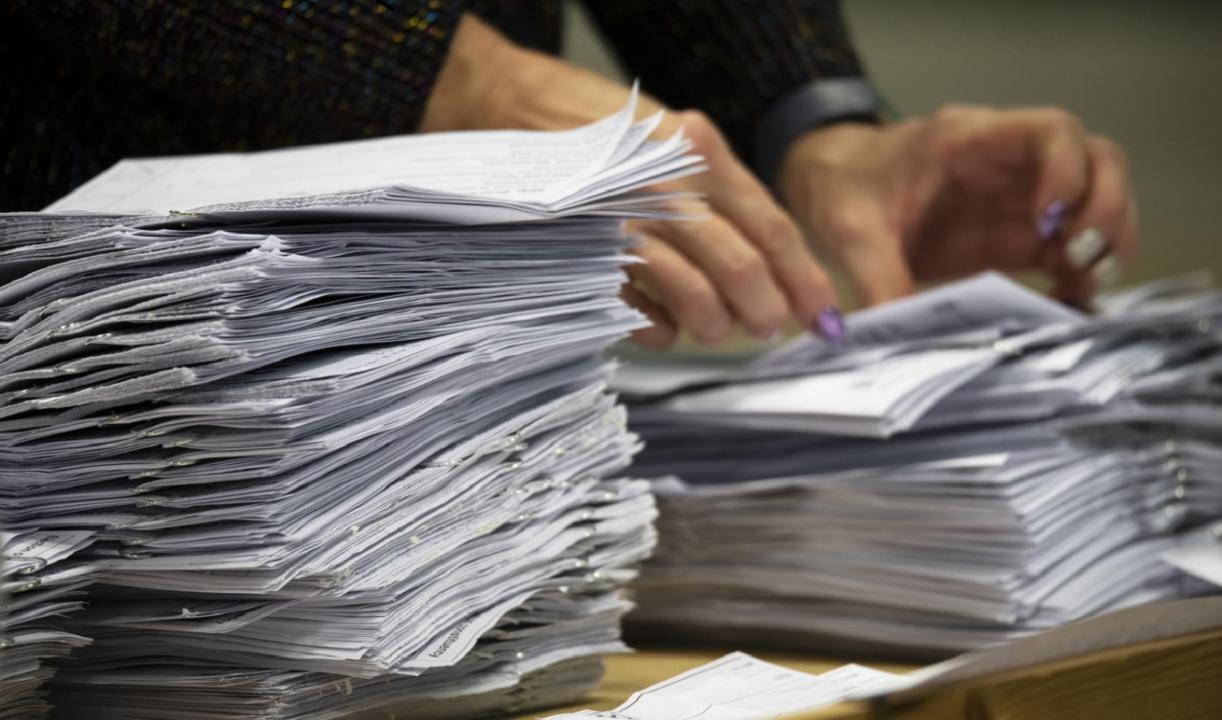 Maharashtra: Counting of votes underway for Kasba, Chinchwad Assembly ... Maharashtra: Counting of votes underway for Kasba, Chinchwad Assembly ...