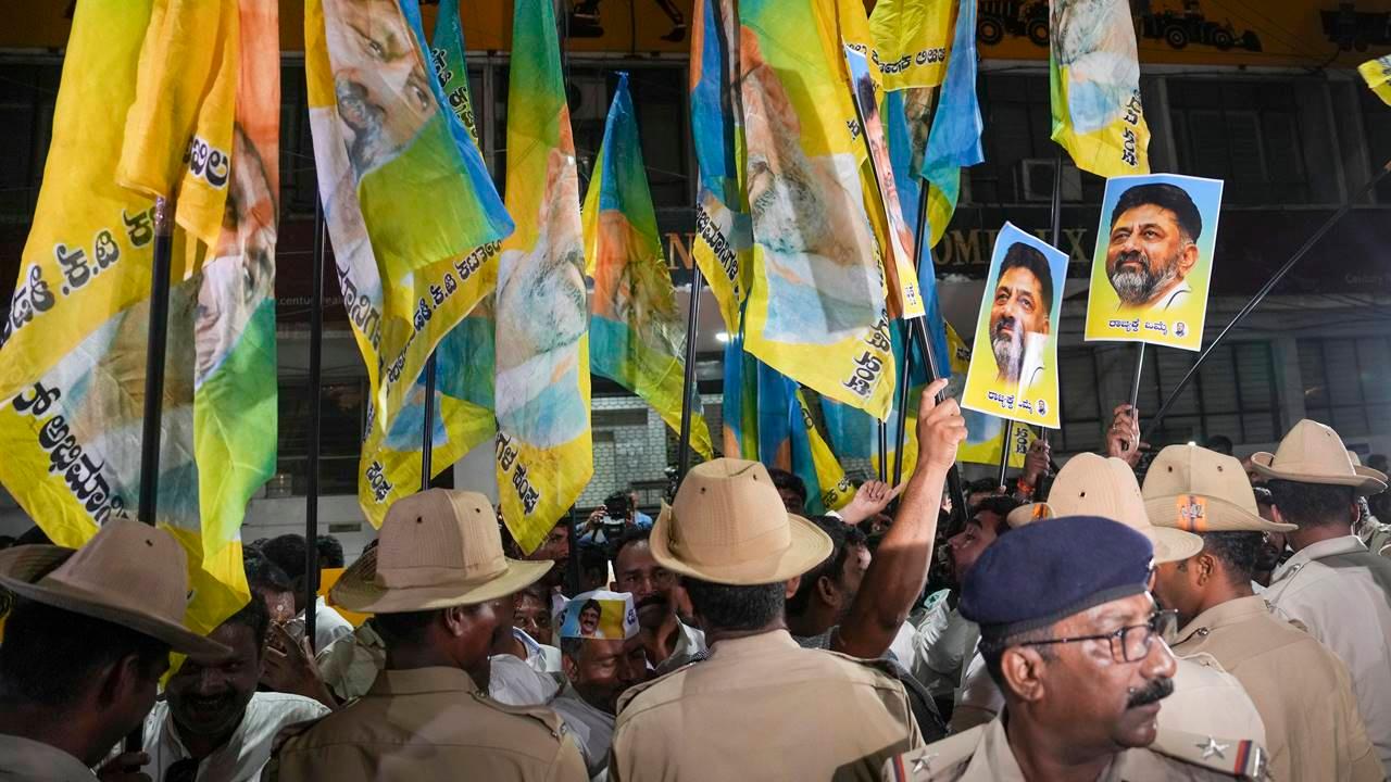 In Photos: The rush for gaining Karnataka CM post