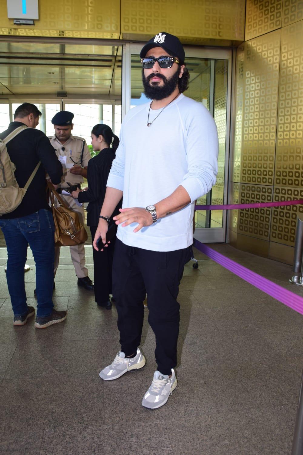 Spotted in the city: Hrithik Roshan, Kareena Kapoor, Deepika Padukone ...