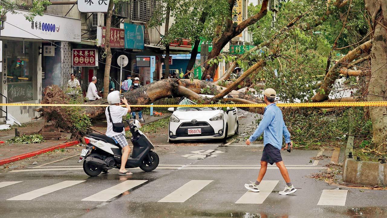 Kong-rey causes major damage; two killed, 515 injured in Taiwan