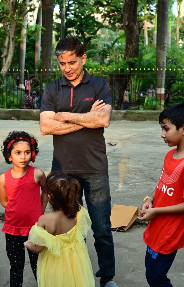 Bandra-Khar residents celebrate at Patwardhan Park