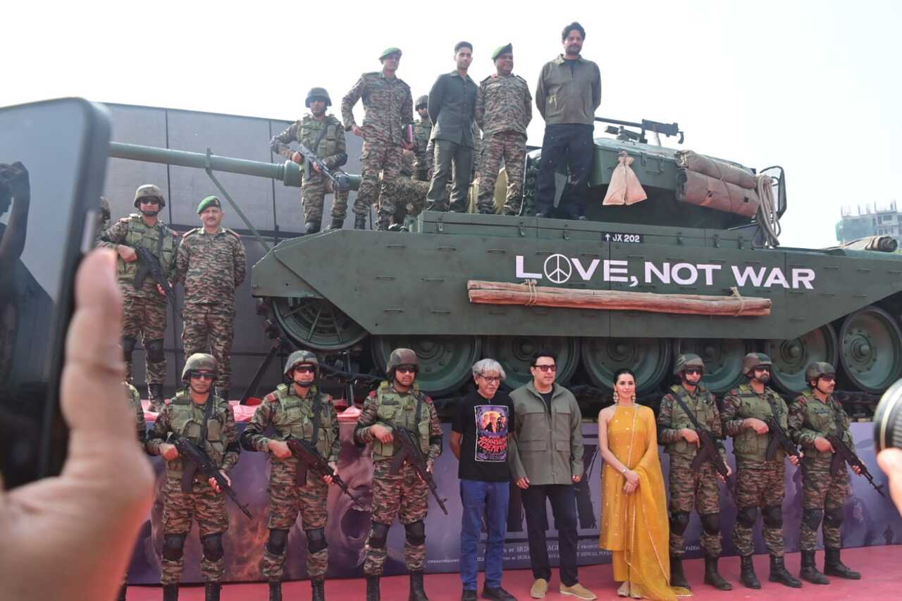 Spotted in the city: Agastya Nanda, Simar Bhatia, Kriti Sanon, Ananya ...