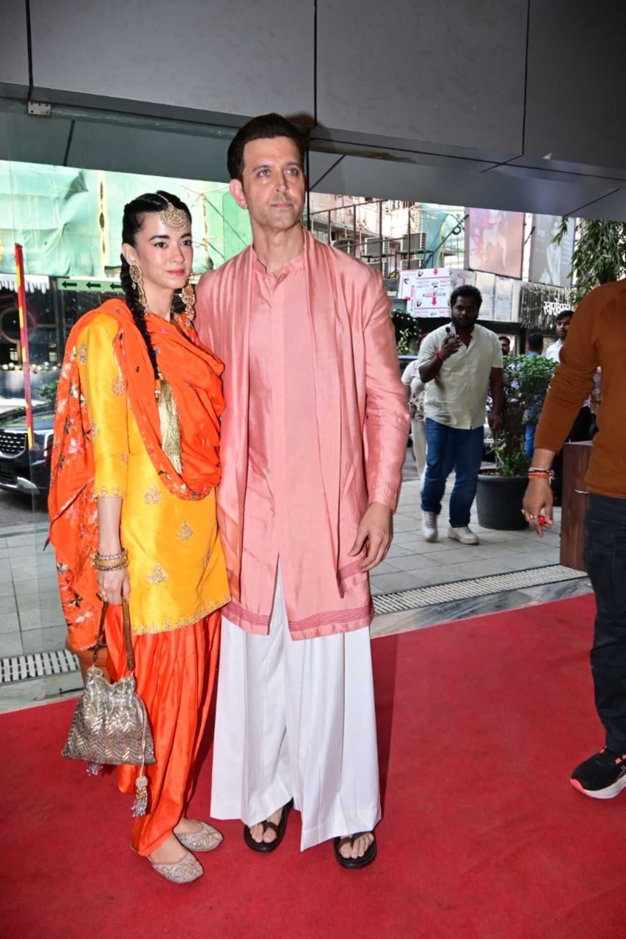 Spotted in the city: Hrithik Roshan-Saba Azad, Deepika Padukone-Ranveer ...