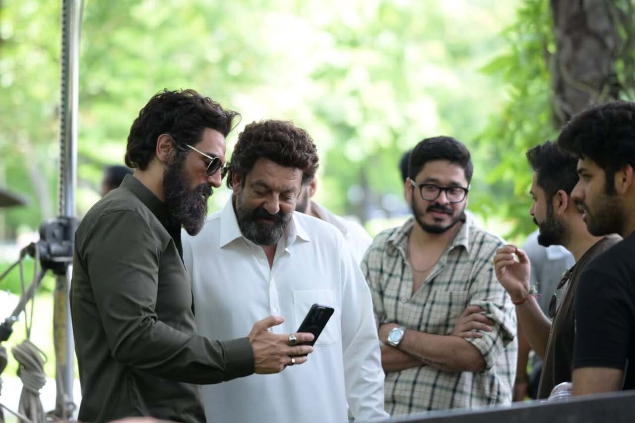 Dhurandhar: BTS moments featuring Ranveer Singh, Sara Arjun, Akshaye ...