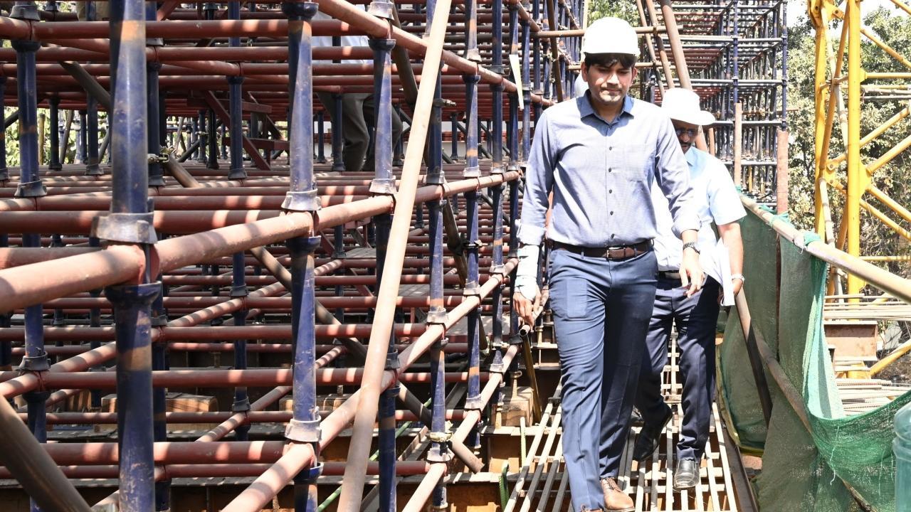 Mumbai: Top BMC officials inspect ongoing work of flyovers near Mahalaxmi Railway Station