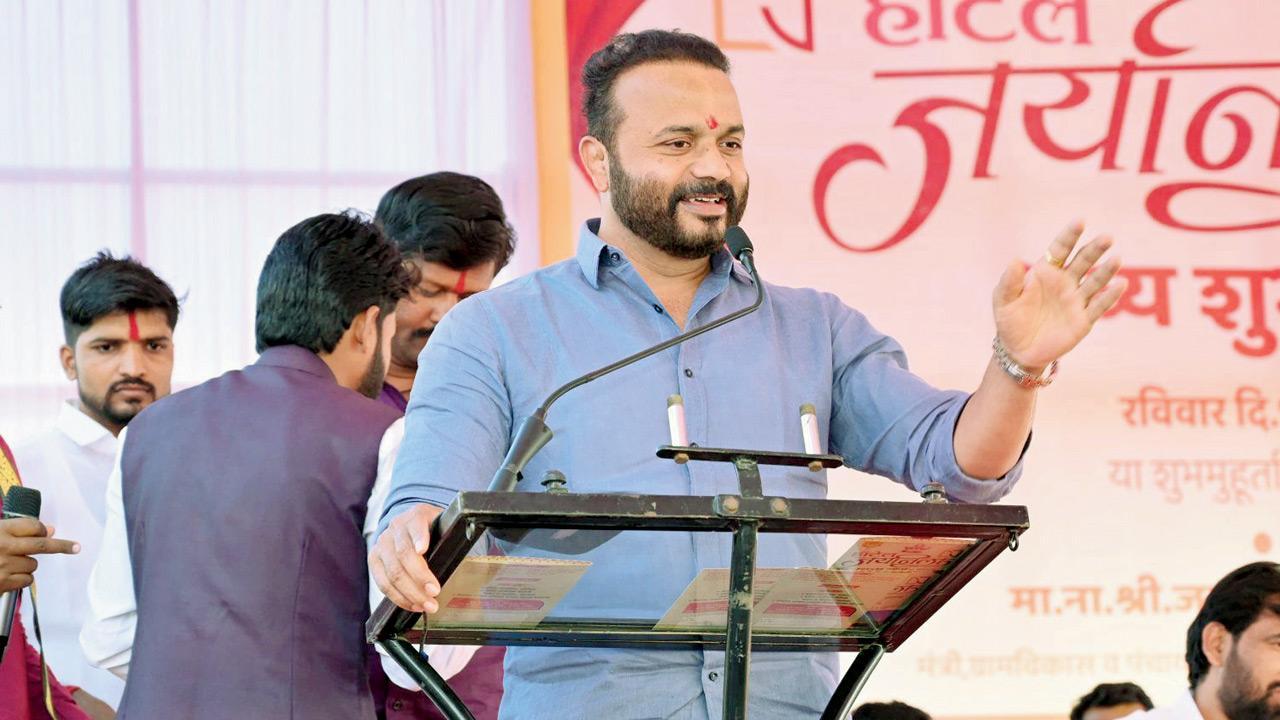 Minister accused of misconduct seeks privilege motion against Raut and ...