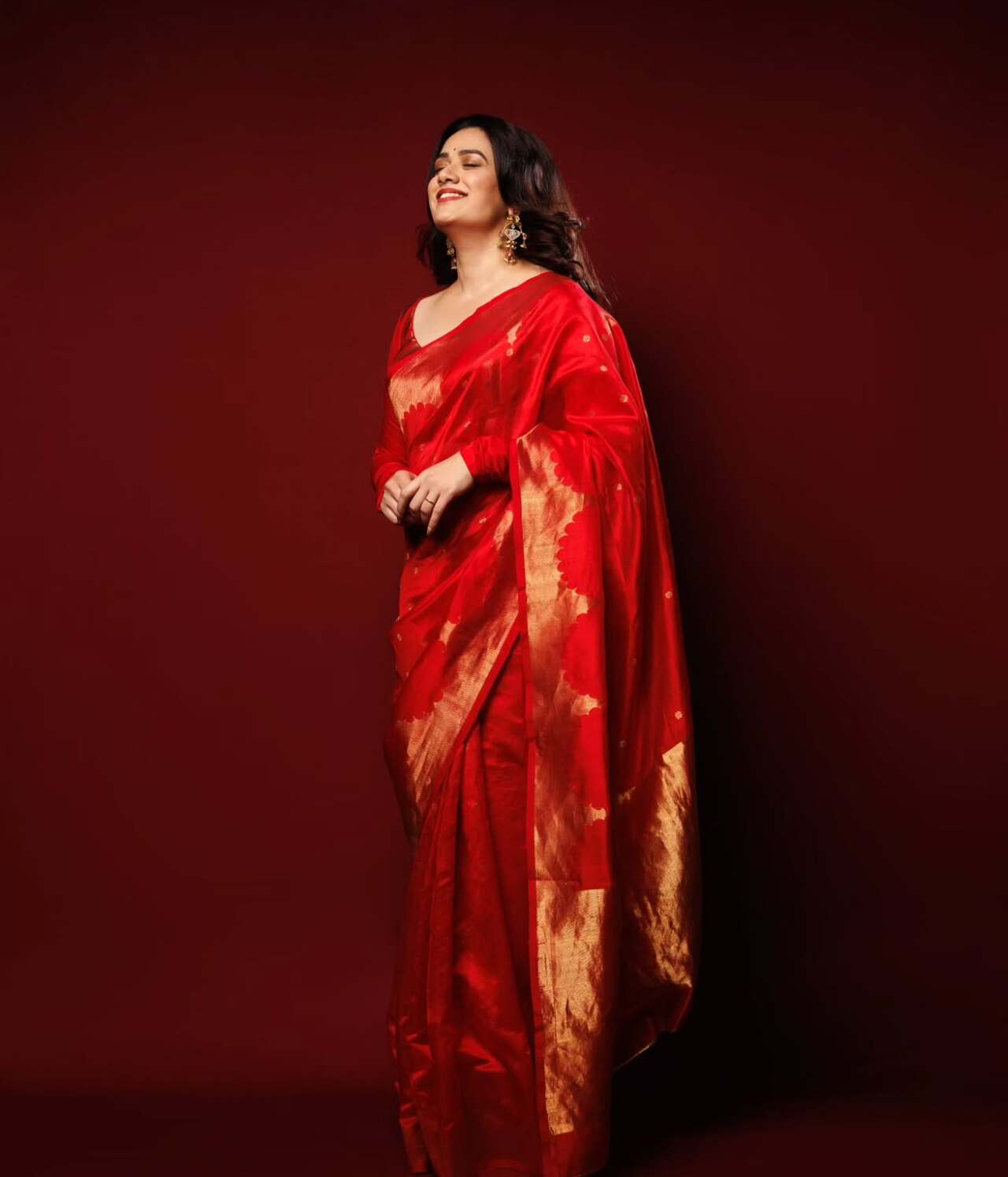 12 times Jawan fame Girija Oak personified elegance in stunning sarees