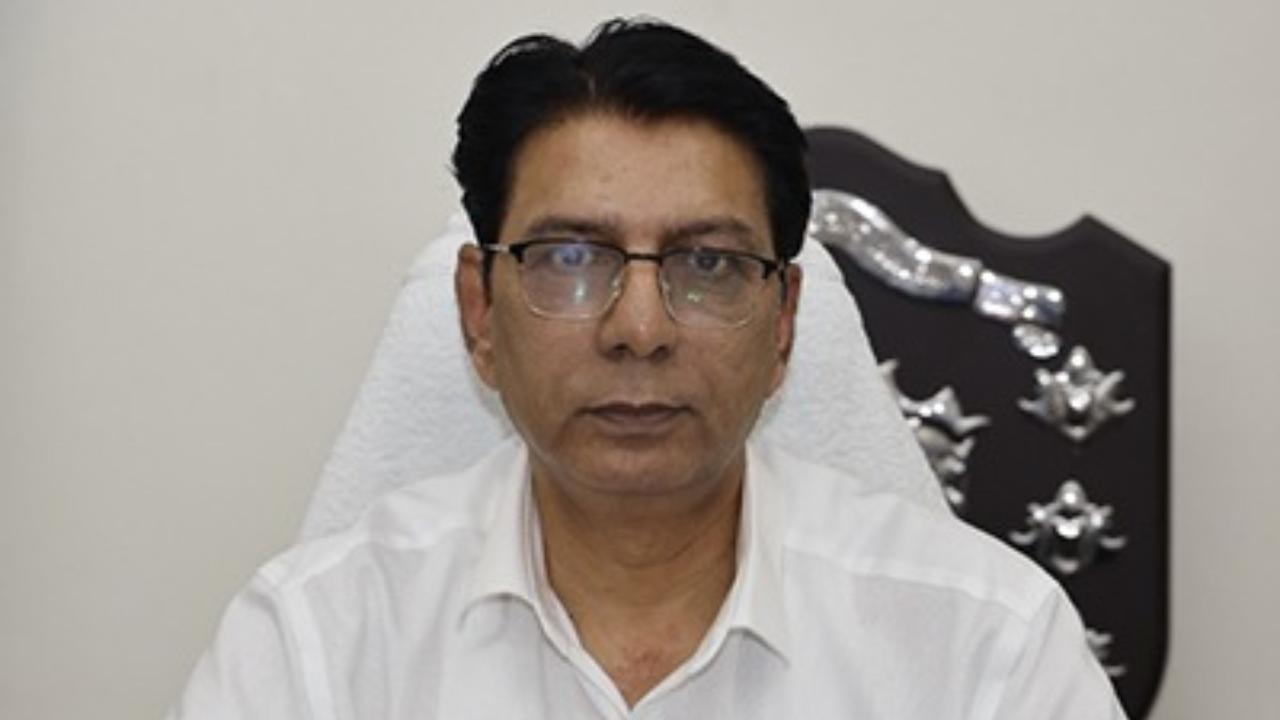 Mumbai: Vijay Kumar takes over as General Manager of Central Railway
