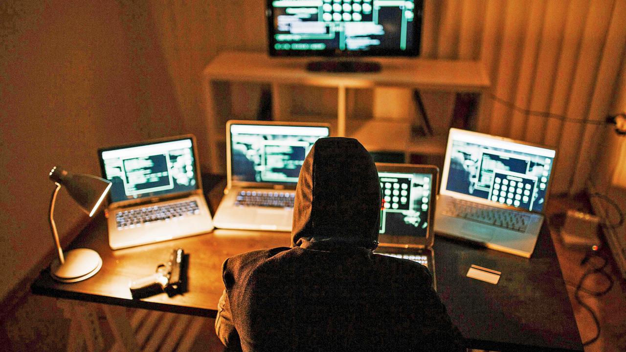 Britain’s MI6 to recruit spies from across the globe