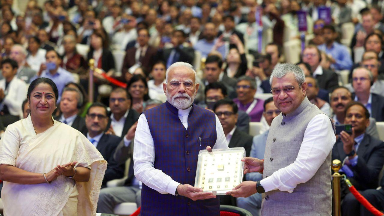 Vikram 32-bit microprocessor: PM Modi receives India’s first made-in ...
