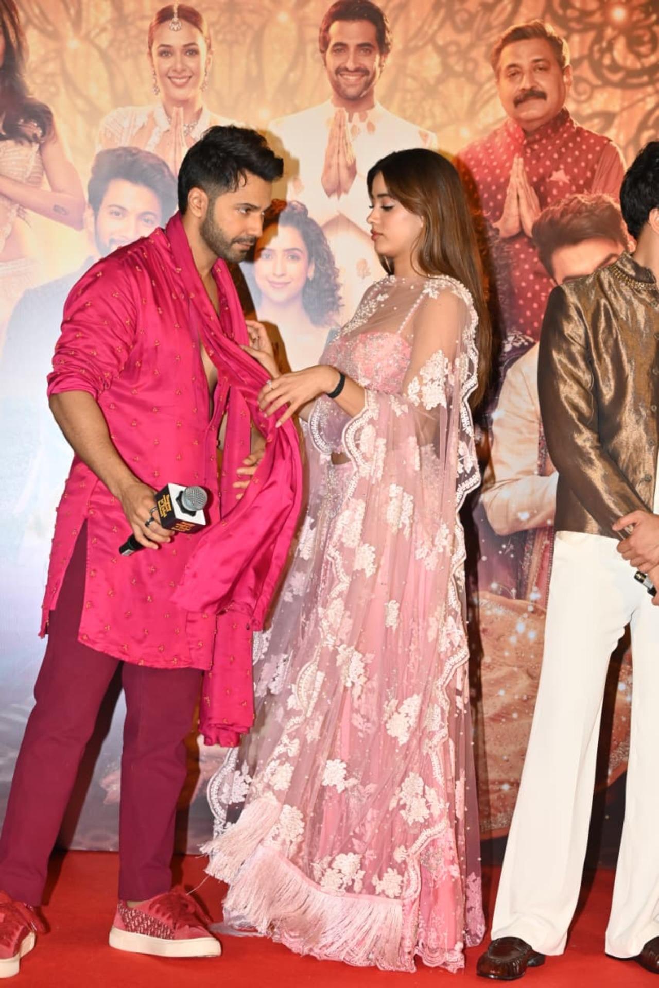 Spotted in the city: Kajol, Twinkle Khanna, Varun Dhawan, Janhvi Kapoor ...
