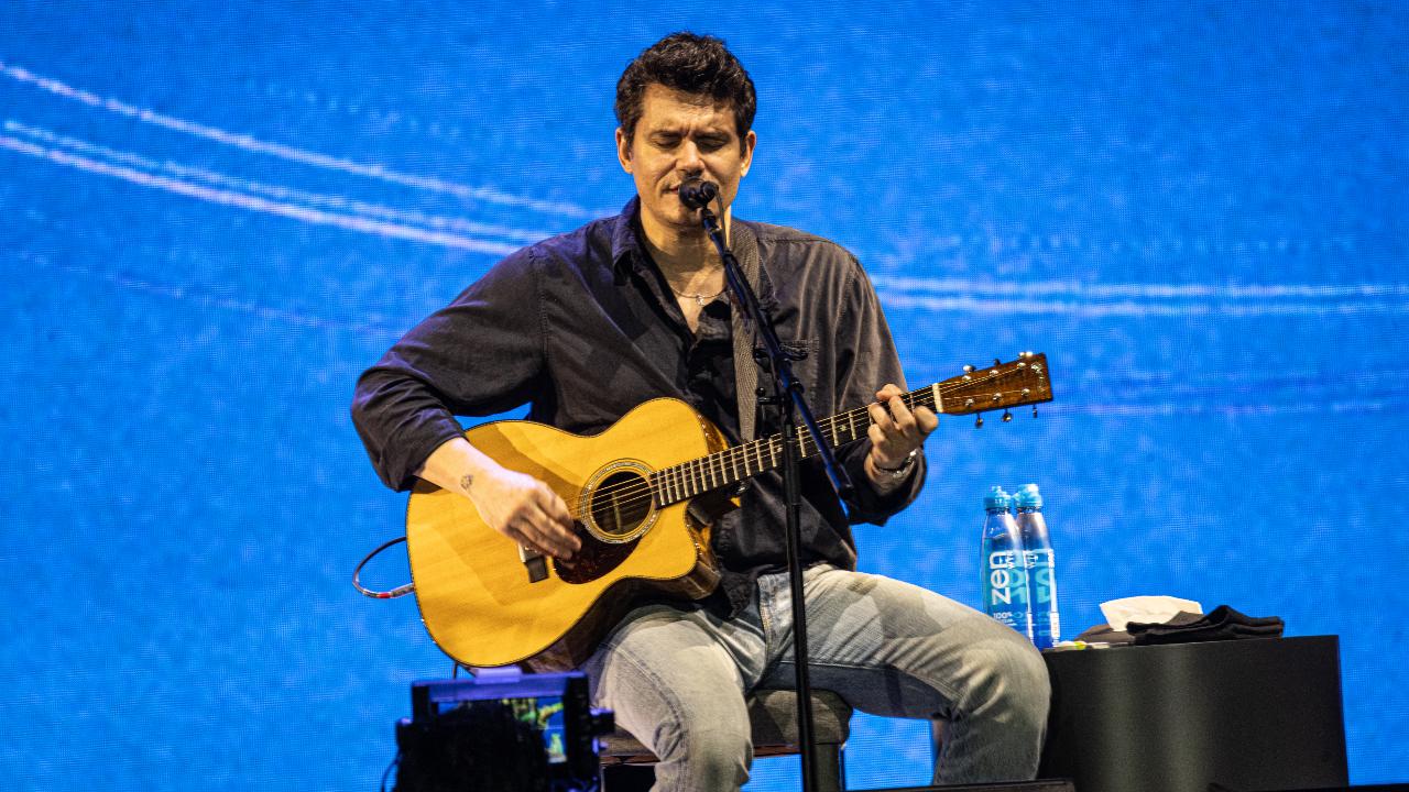 PHOTOS: Glimpses of John Mayer`s enthralling performance at Mumbai concert