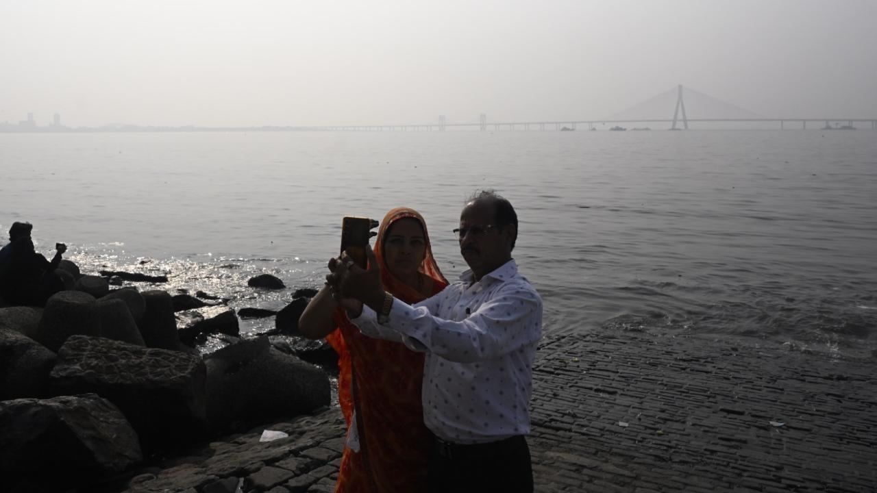 IN PHOTOS: Haze in parts of Mumbai even as air quality remains satisfactory