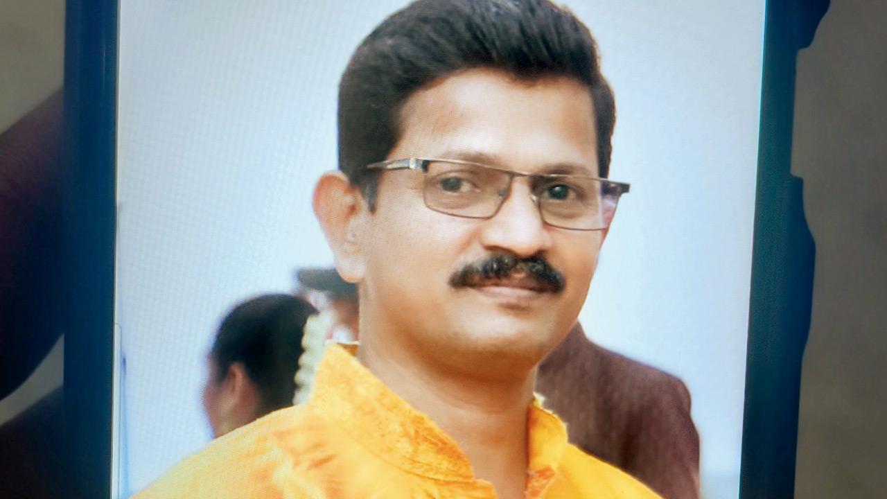 Mumbai cricket coach injured by manja on Western Express Highway during ...