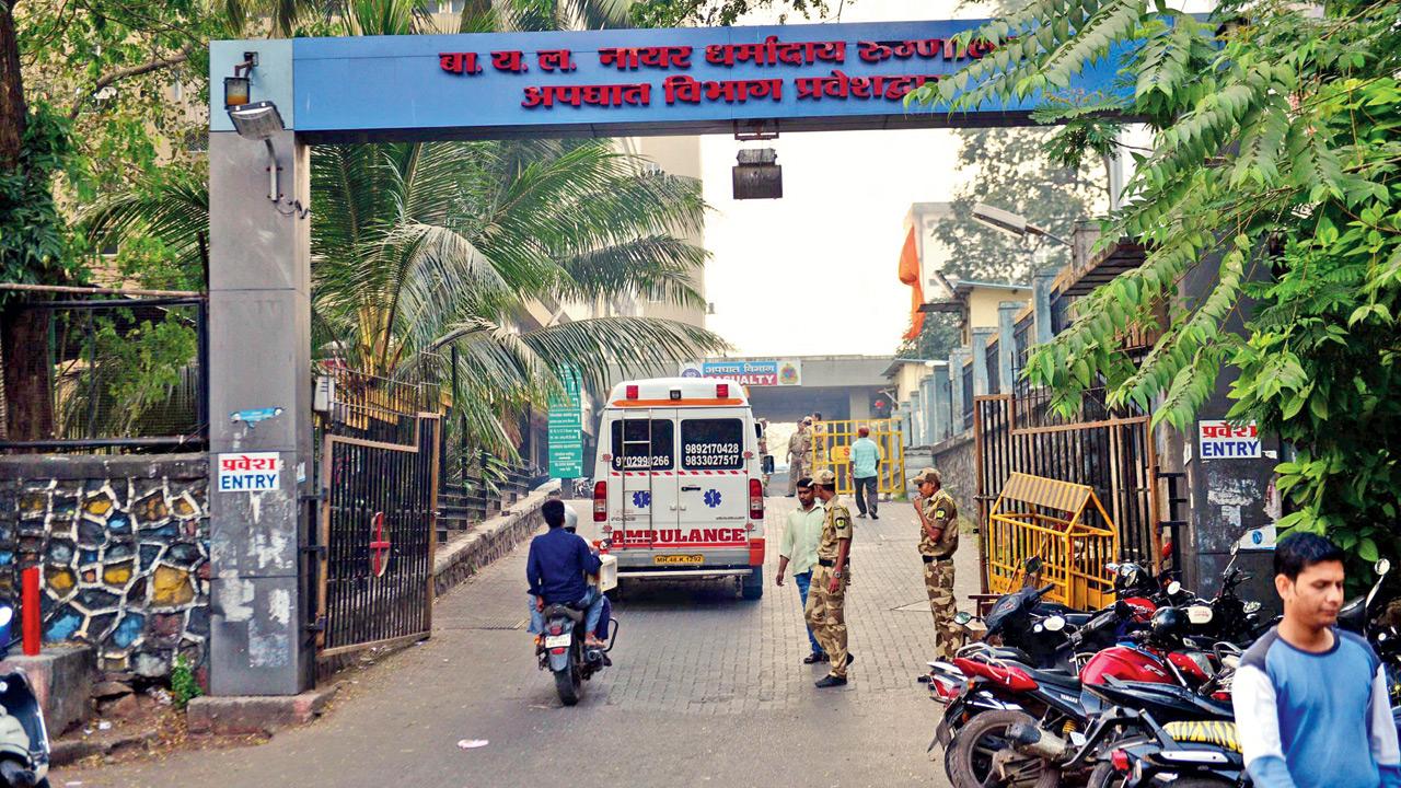 Mumbai: Attempt to save elderly man ends in fatal clash between friends ...