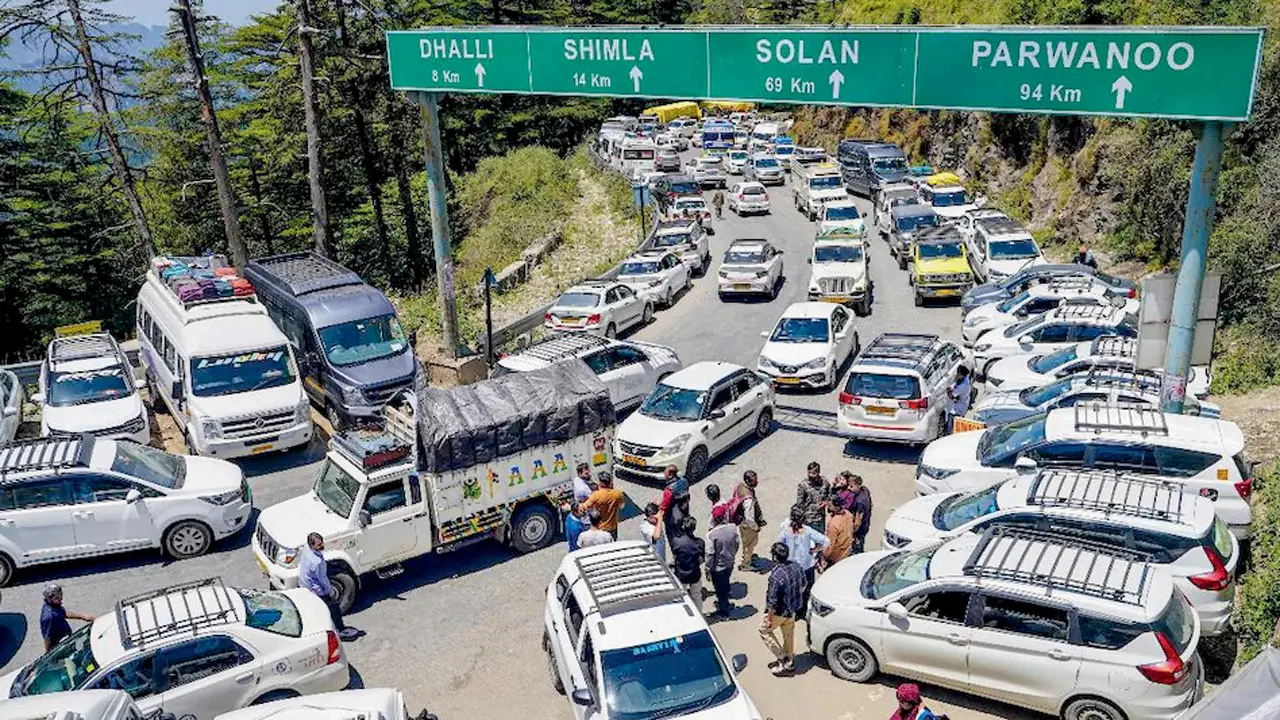 Shimla sees massive tourist rush as over 7.8 lakh vehicles arrive ...