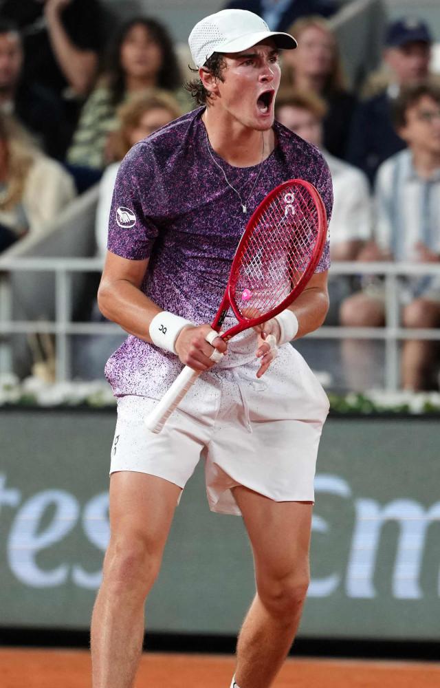 Teenager Joao Fonseca reaches French Open quarter