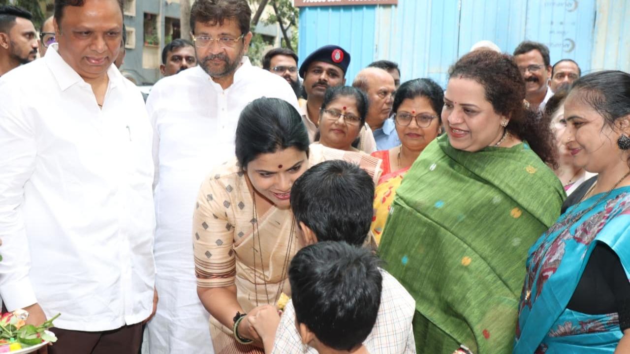 Mumbai schools reopen: Maharashtra Governor, Mumbai Mayor and BMC chief ...
