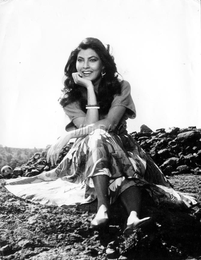 Kimi Katkar: The Jumma Chumma actress looks fabulous at 55