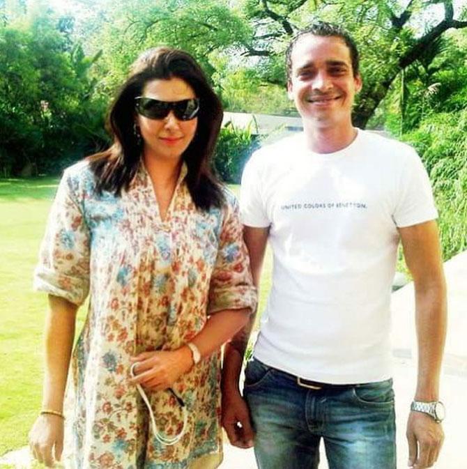 Kimi Katkar: The Jumma Chumma actress looks fabulous at 55