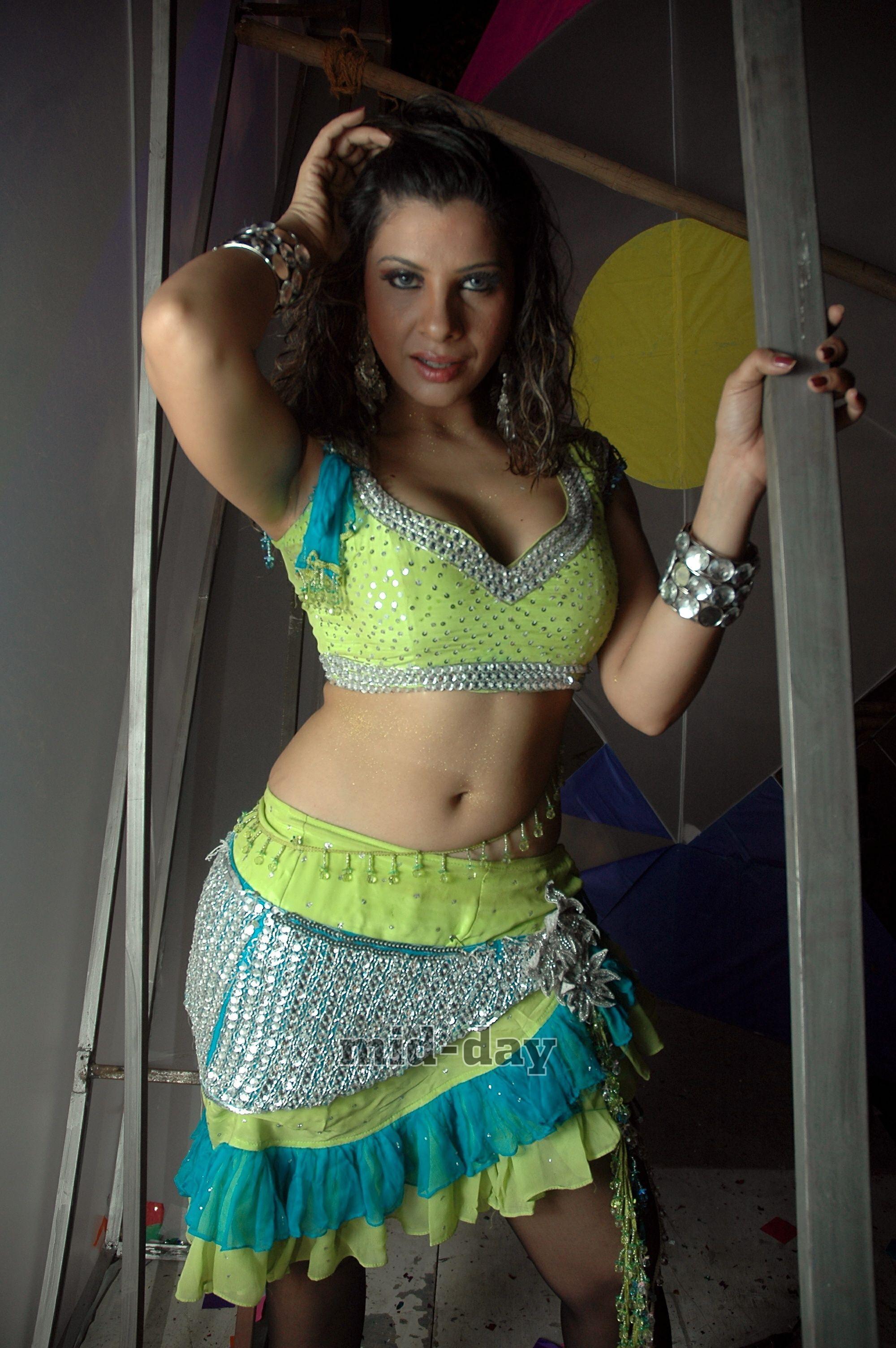 Sambhavna Seth In Saree