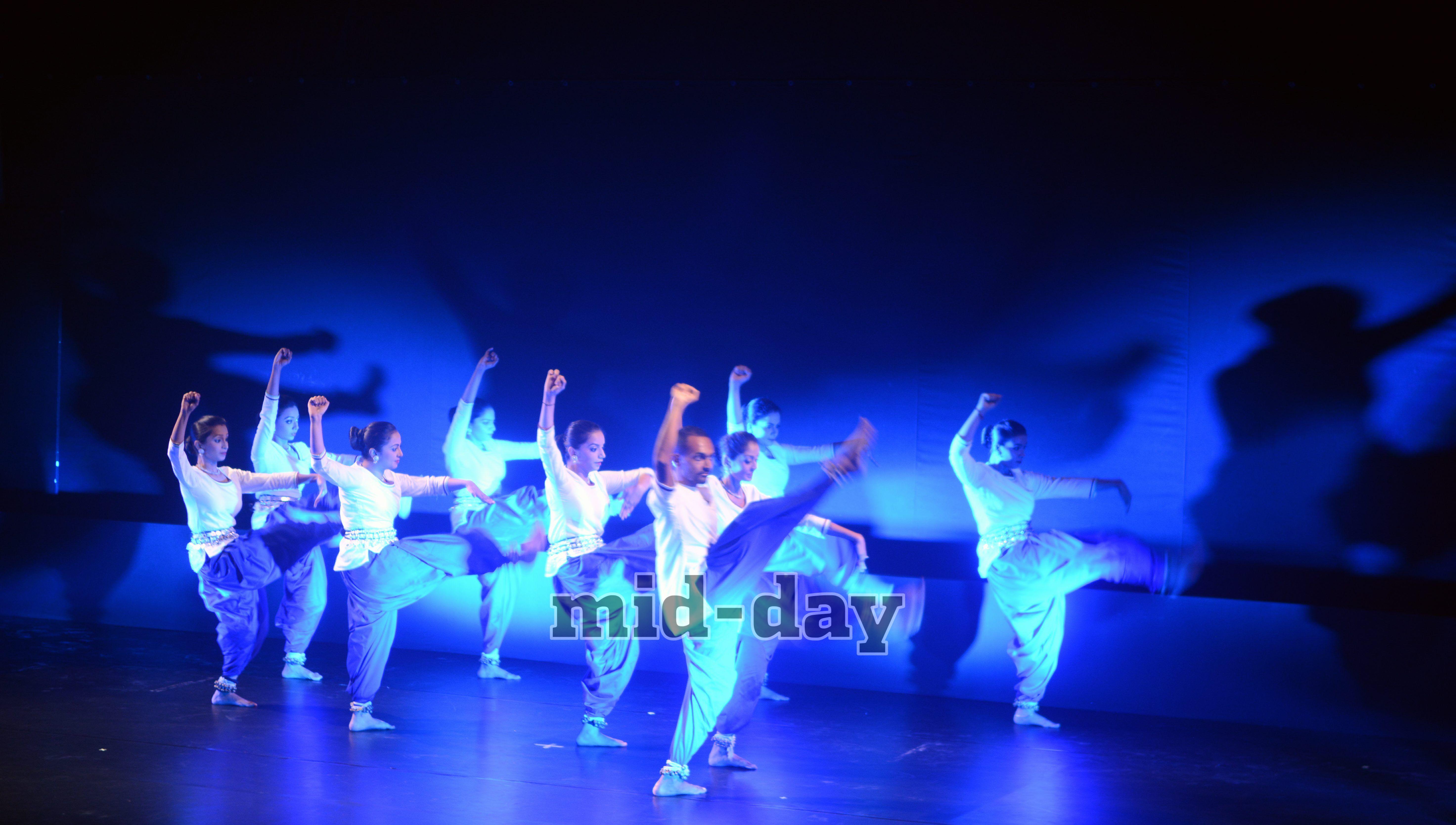 Western Group Dance Images